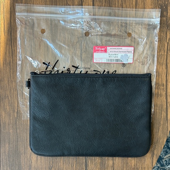 thirty-one | Bags | Thirtyone Black Distressed Pebble Rubie Mini ...